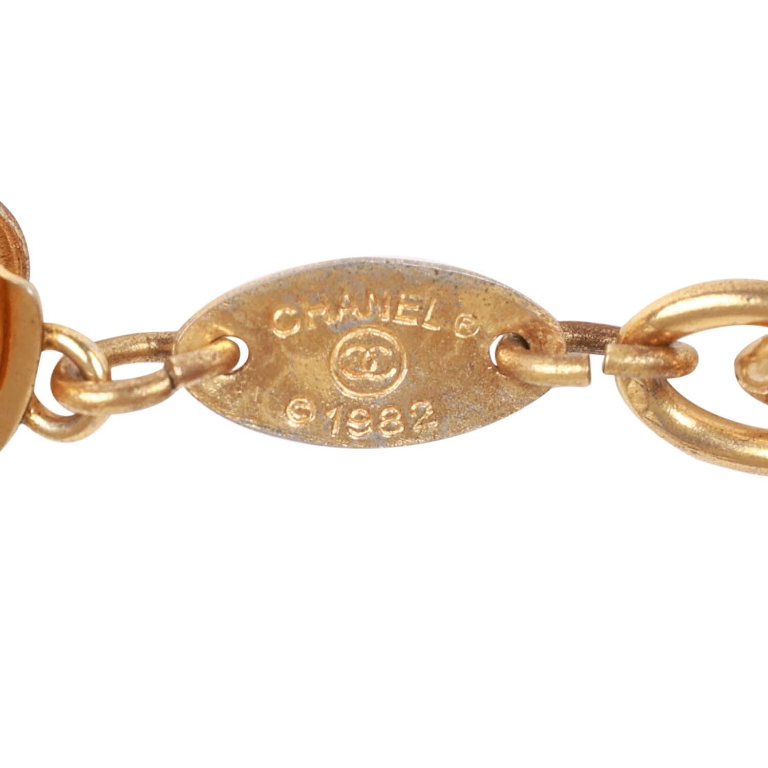 Vintage Chanel 24K Gold Plated Large Signature CC Logo Pendant Necklac