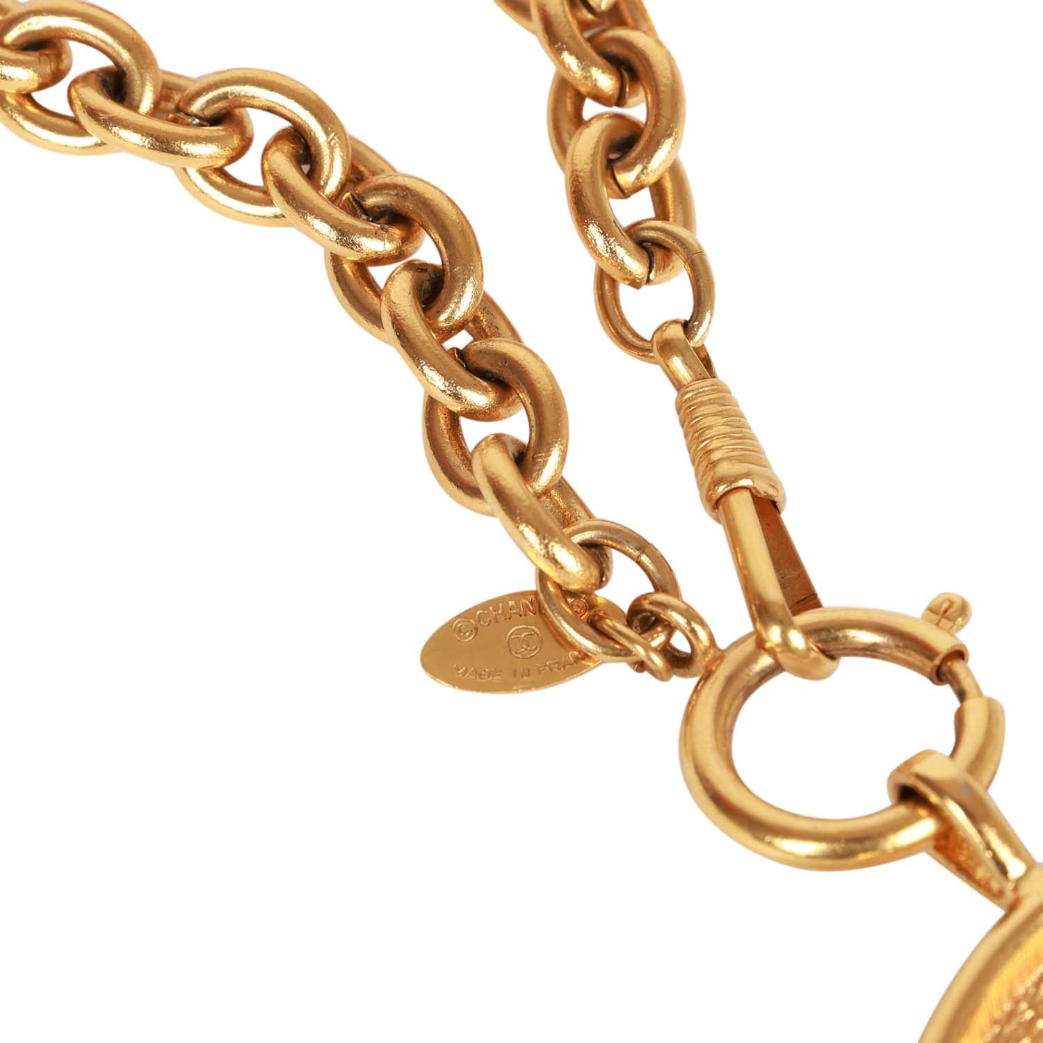 Vintage Chanel 24K Gold Plated Sunburst Interlocking CC Medallion Neck